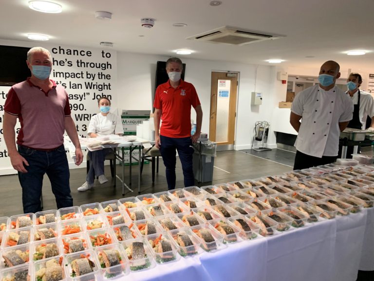 Steve Reed MP visits Palace Kitchen as 6000th meal is prepared for the ...