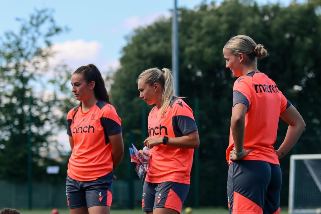 EVERETT, JOHNSON AND ARTHUR VISIT SOCCER SCHOOL AHEAD OF INCREDIBLE ...